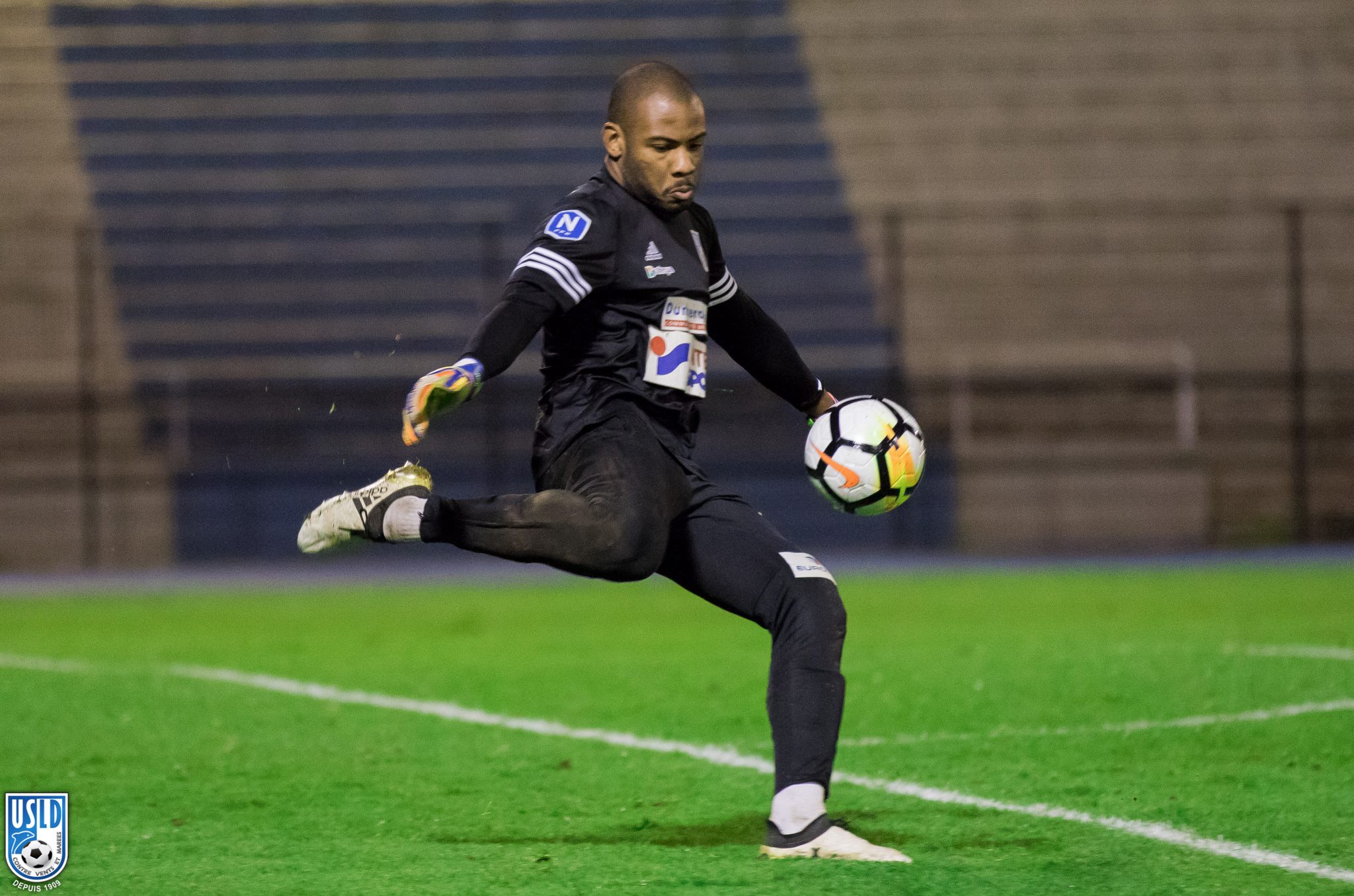 Jonathan Ligali élu joueur du mois de novembre ! - USL Dunkerque